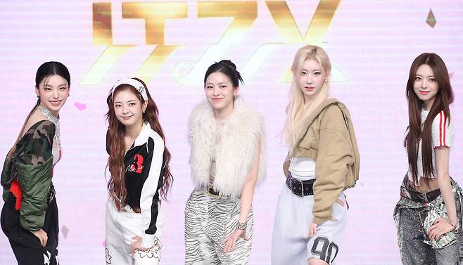 ITZY aim for 'Gold' with new album and complete lineup
