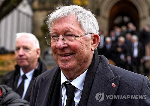 대충격 맨유 레전드 퍼거슨 잘랐다38억 아낀다고 전격 계약해지 대체 무슨 일