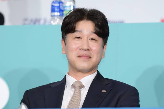 살짝 맞으면 버티라고선수들 욕심이 많은가 도로공사 김종민 감독 그린카드 꼴찌 득표에 솔직재치로 화답 Md양재