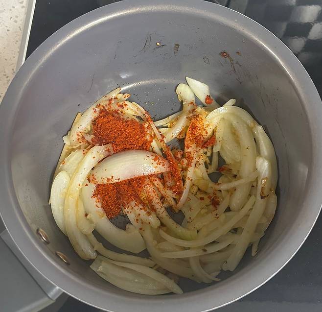 짬뽕처럼 얼큰한 파스타 해산물 가득 매콤파스타feat홈메이드 모리잇수다