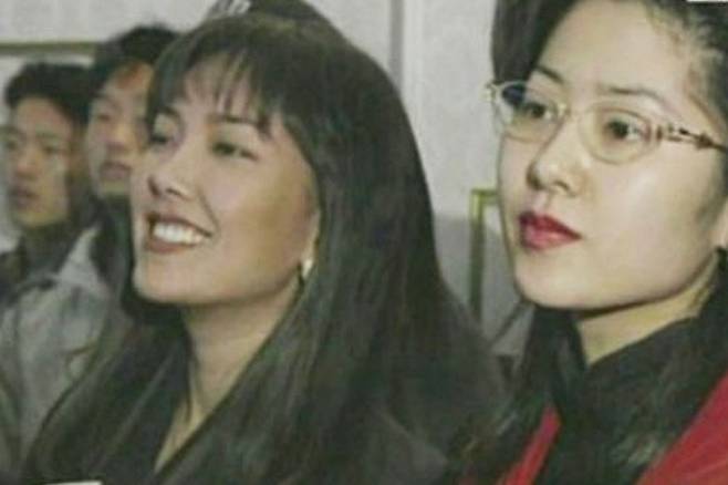 23살 어린 나이에 42살의 유명 조폭과 결혼식 올린 여배우 뉴스에이드