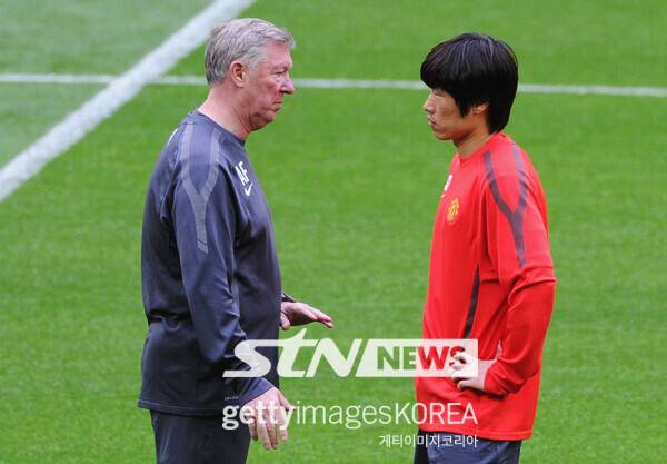 박지성 영입트레블 달성epl 13회 우승 맨유 레전드와 돌연 관계 정리똥통에 넣겠다