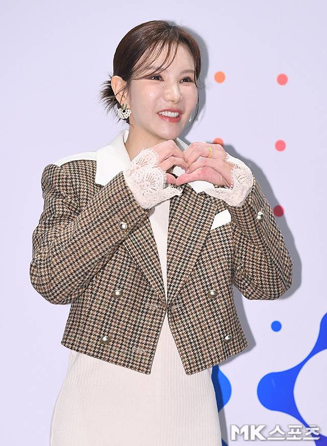 애프터스쿨 정아 193㎝ 연하 남편 또 심쿵 클래식 크롭체크 재킷룩 뷰티는 내운명