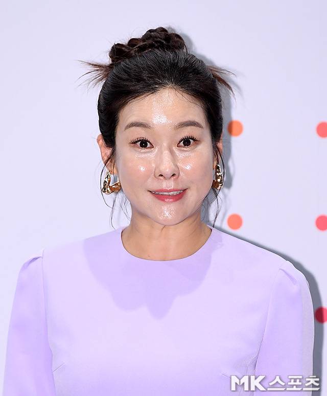 80억 Ceo 현영 육아 잊은 애둘맘 부티나는 코엑스 나들이룩 뷰티는 내운명