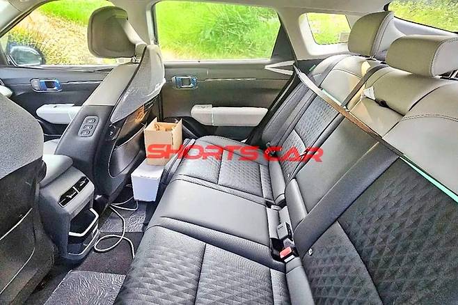 Ev3 사지 말고 기다릴걸 드디어 실내 디자인이 포착된 차세대 전기차 토픽트리