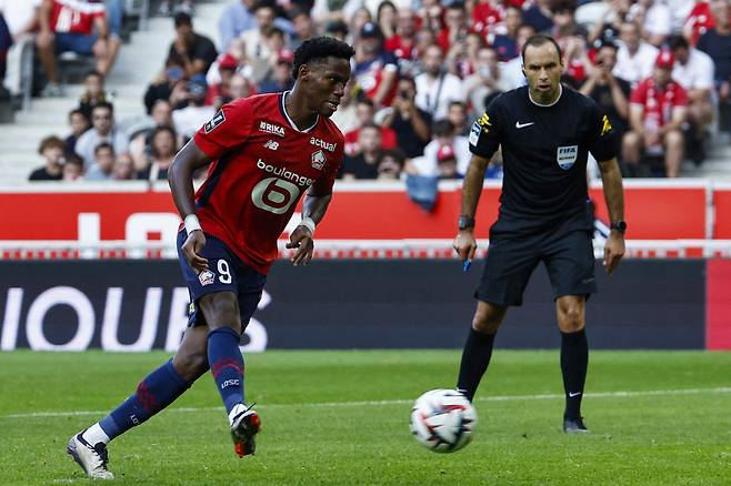 맨유 바르샤 Psg 토트넘 첼시 유벤투스 인터 밀란 빅클럽 줄 섰다 129골 28도움 대형 골잡이 Fa 탈출 예고