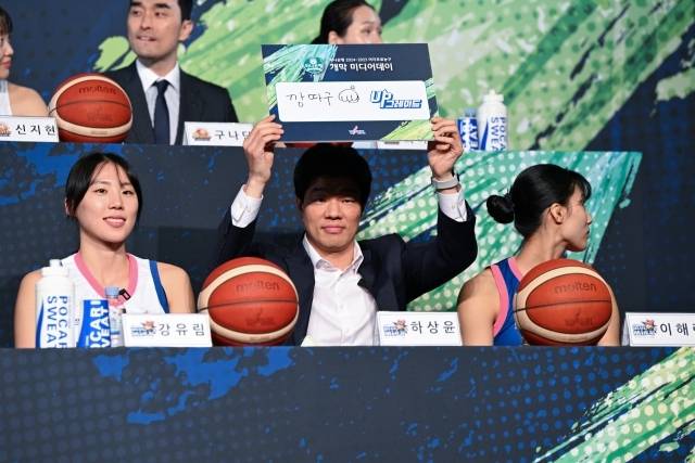 WKBL 6개 구단 감독들이 바라본 올 시즌 ‘UP그레이드’…‘깡따구’부터 ‘김완수’까지 [WKBL 미디어데이]