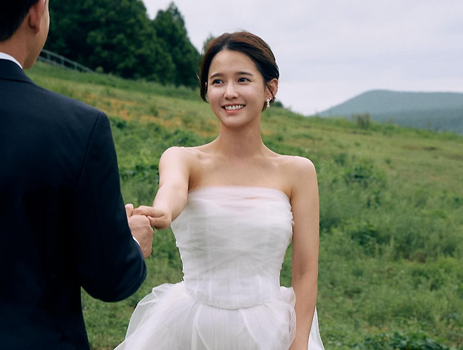 연애 중인지도 몰랐는데 갑자기 결혼발표한 여배우 삶은영화