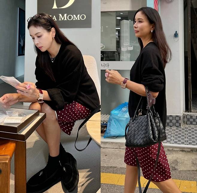 고소영 친근한 동네 언니 땡땡이 스커트에 루즈핏 카디건 동네 마실룩 패션엔
