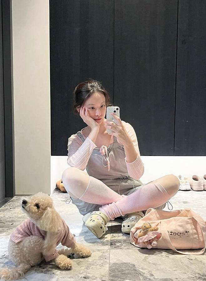 오연서 러블리 그 자체 머리부터 발끝까지 꽉 찬 러블리 발레코어룩 패션엔