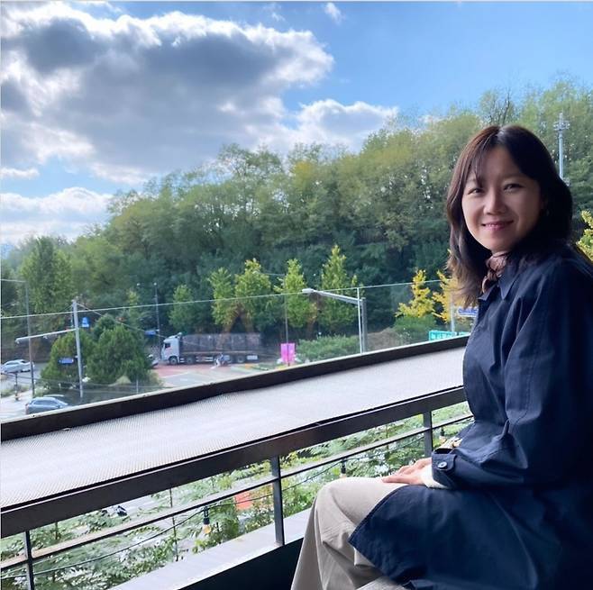 공효진 Enfp의 편안함 속 자연美 폭발 연한 핑크 립글로스로 완성한 세련된 무드 뷰티는 내운명
