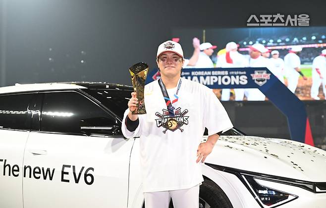 ‘EV9을 잡아라!’ KIA 타이거즈 KS우승경품…기아 세일페스타, 5000대 최대 12%