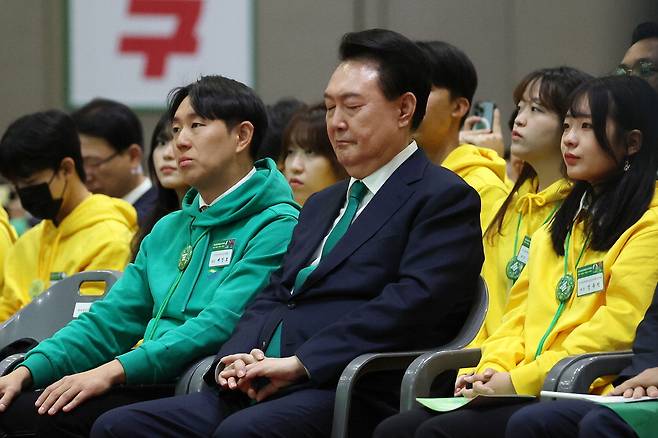 尹 끝장회견 배수진 시간 제한없이 모든 질문 받는다