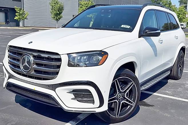 "660만 원 인하! 벤츠 ‘GLS 450 4MATIC’ 매력적인 가격에 ‘대형 SUV’ | 오토카뉴스