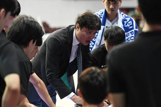 경기 후 김상식 정관장 감독 이겨서 다행이다” 송영진 Kt 감독 처음에 느슨했던 게”