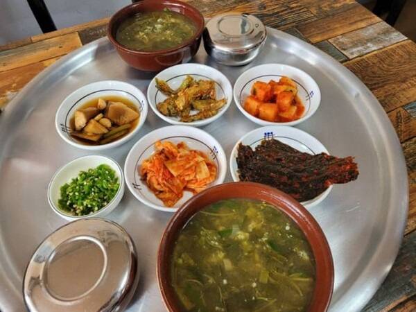 청정 자연이 빚은 올갱이국부터 새뱅이전골까지 충북 괴산 로컬 맛집 베스트 5 이앤투어픽