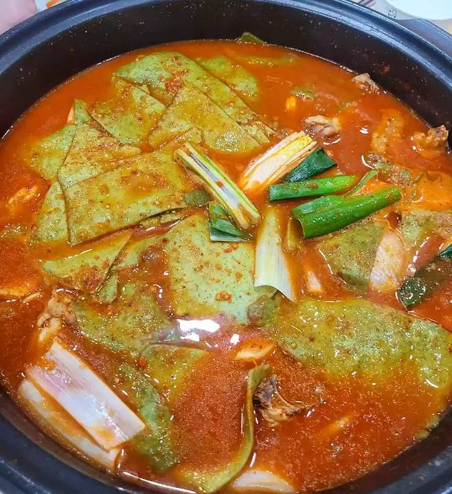 국물 한 모금에 속이 저절로 풀리는 매운탕 맛집 Best5 식신