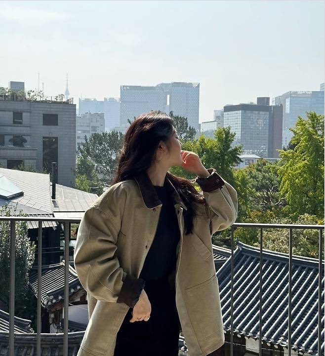 김연아 가을 여신 강림 루즈핏 재킷 꾸안꾸 데일리룩 뷰티는 내운명