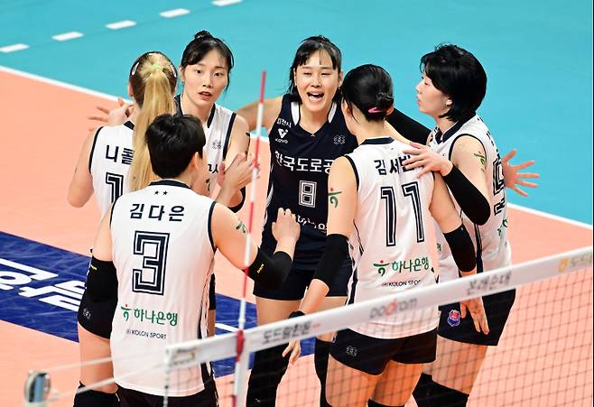 강소휘 친정팀 상대 27득점 도로공사 Gs 꺾고 5연패 탈출 시즌 첫 승 Is 장충