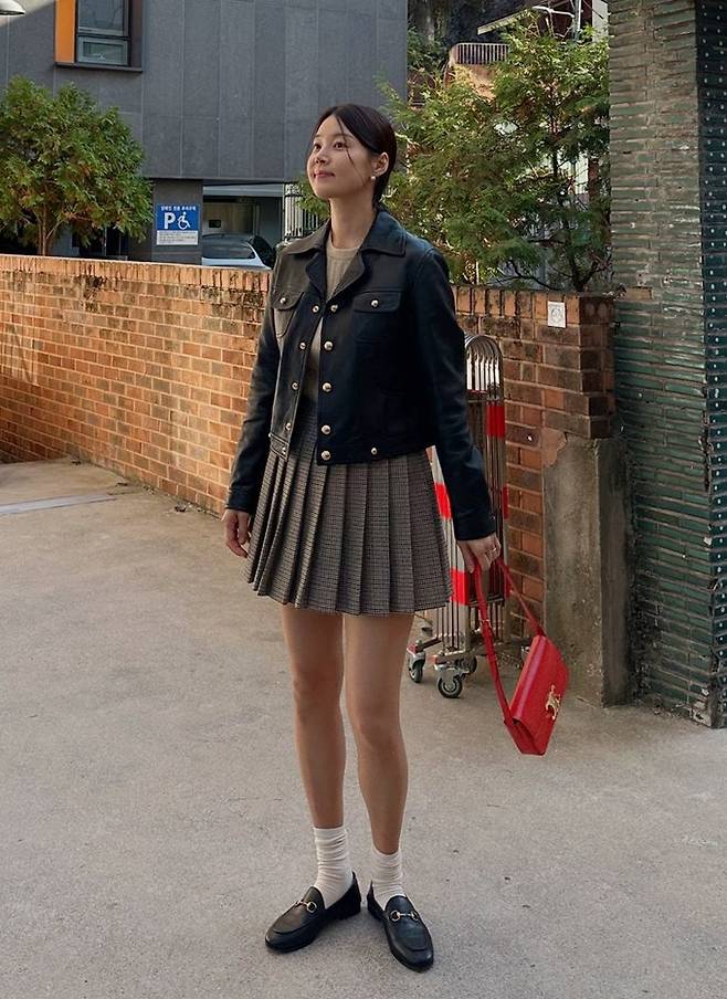 한지혜 15kg 감량 예쁜 엄마의 플리츠 스커트 다시 리즈 몸매 프레피룩 패션엔