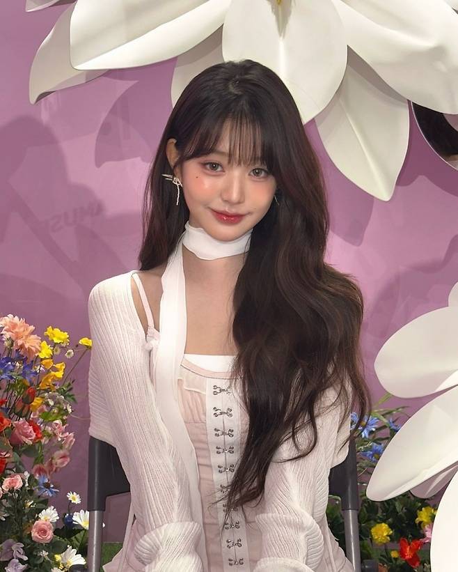 장원영 일본에서도 빛난 로맨틱 발레코어룩 하라주쿠 휩쓴 만년돌 매력 스타와 라이프