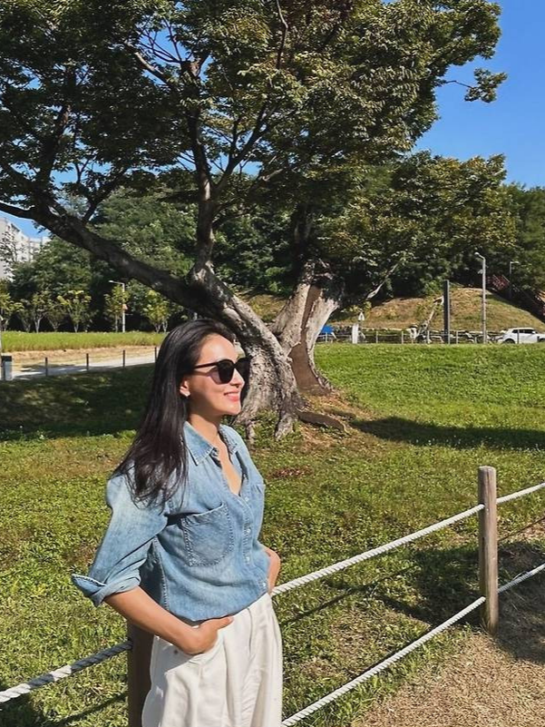 박진희 6kg 감량 성공 데님 셔츠와 와이드 팬츠로 완성한 내추럴 룩 스타와 라이프