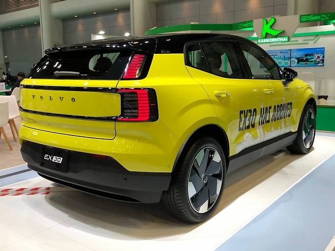 “니로 경쟁자 등장” 400km 달리는 볼보 EX30 | 카텍 뉴세이