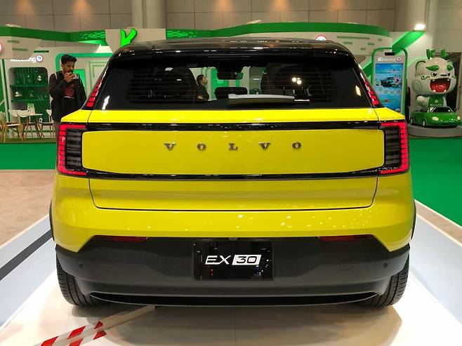 “니로 경쟁자 등장” 400km 달리는 볼보 EX30 | 카텍 뉴세이