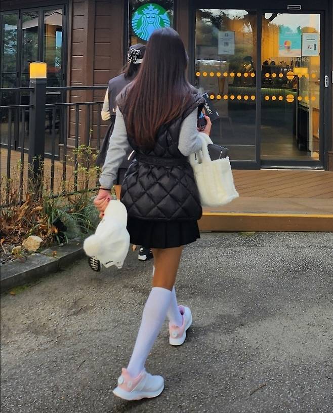 박솔미 필드 위에서 빛난 골프 패션 우아함과 캐주얼의 완벽 조화 뷰티는 내운명