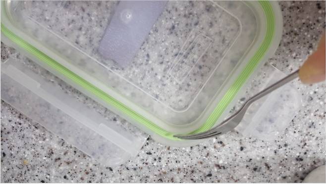 반찬통 고무패킹 물때 제거할 때 이것 사용해 보세요~ 속이 다 시원하네~ 오늘살림루틴