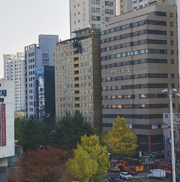 부산 교대역 인근 오피스텔서 불 50대 거주자 숨져종합