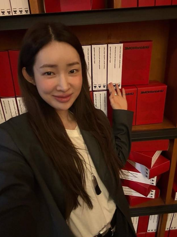 차정원 에포트리스 시크의 정석 와이드팬츠와 오버핏 재킷으로 나들이룩 완성 스타와 라이프