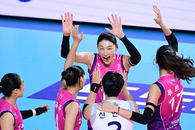 미친 클러치 능력 김연경 현건전 2연승흥국생명 독주 체제 견인 Is 스타