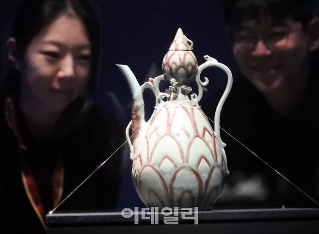 원숭이·개구리 살아 있는 듯중국보다 생생한 고려 상형청자