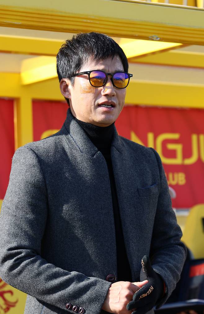 영입 불가에 에이스 이적까지악재 극복하고 잔류한 이정효의 광주