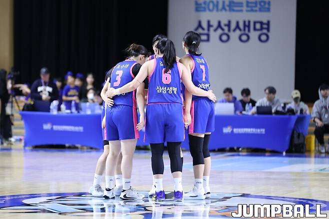 수비의 길을 잘 짚어준 선수들 고마워 선수들에게 고마움 전한 하상윤 감독