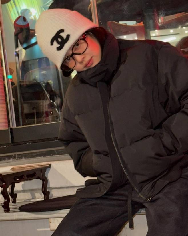 구찌에서 샤넬로 갈아탔는데 반박의 여지가 없다는 인간 샤넬 미모의 여가수 어떻길래 뷰티는 내운명