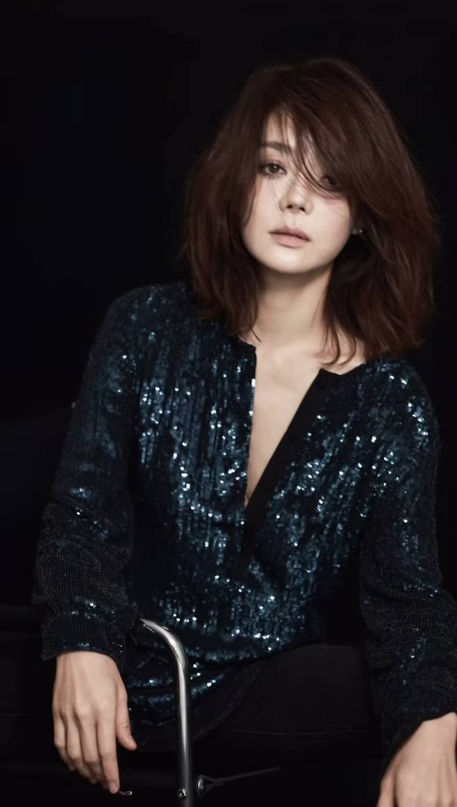 채림 솔로라서 더 빛나는 여유시크한 블랙룩에 중단발 매치로 여전한 아우라 발산 뷰티는 내운명