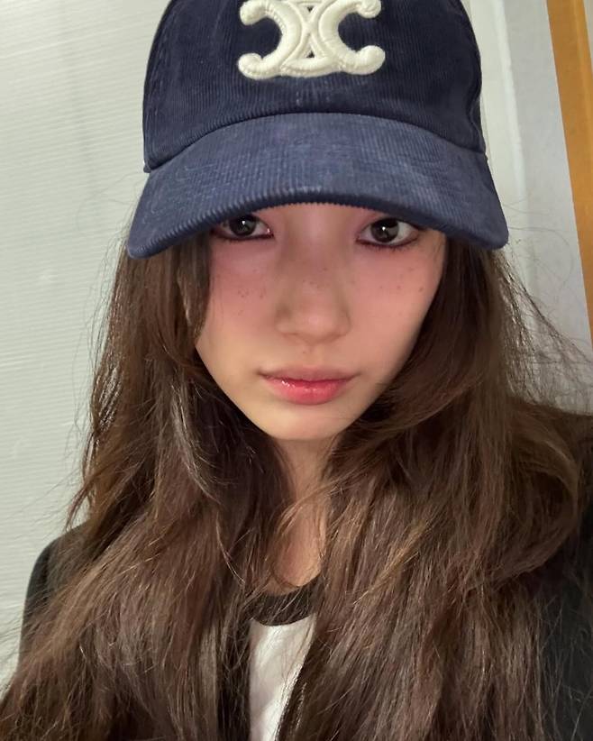 수지 각선미 자랑하는 가죽 미니스커트 얼마길래 라이프업