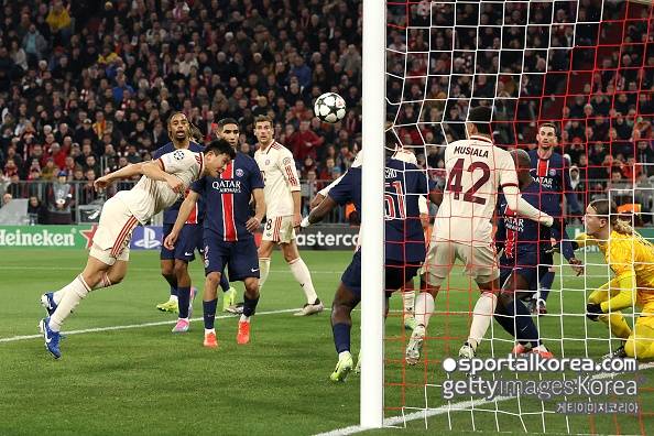 [공식 발표] '괴물 수비수' 김민재, PSG전 결승골 폭발→UEFA 선정 POTM 영예…獨 매체 극찬까지 '겹경사'