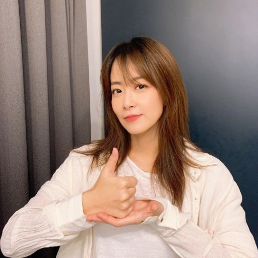 형편이 어려워 팬 회사에서 알바하며 생계유지했다는 톱여배우 연예는 내운명