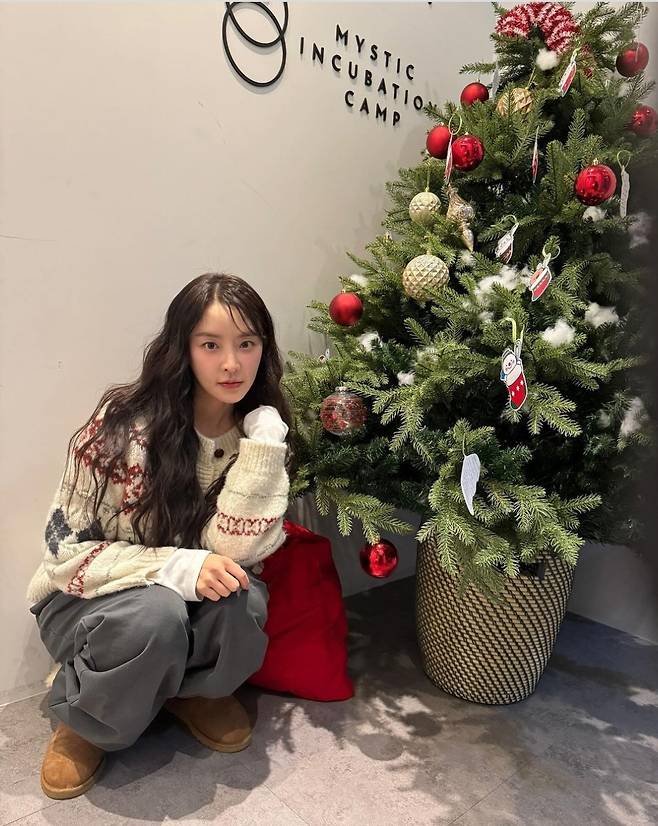 정유미 트리와 눈부신 케미 부츠로 완벽한 겨울 감성 빈티지 니트룩 뷰티는 내운명