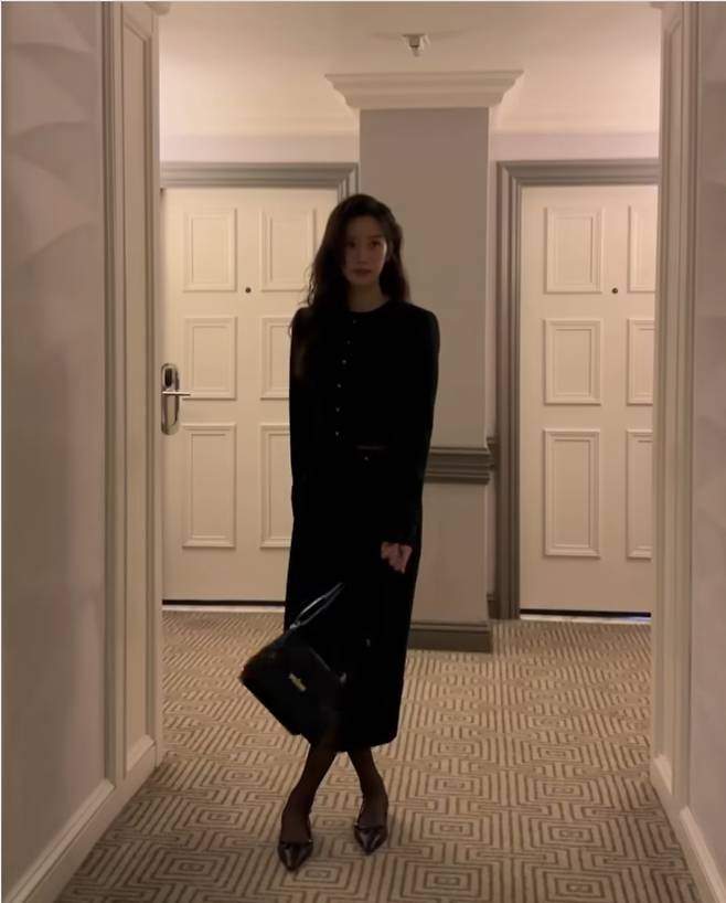 문가영 이유있는 돌체앤가바나 퀸 우아한 여신의 블랙 재킷 롱스커트 셋업룩 스타와 패션