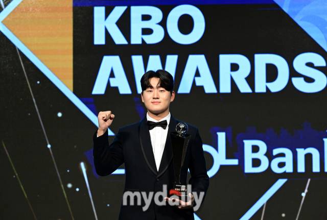 멘탈 흔들리기 시작하니까마음 독하게 먹어야” 두산 19세 슈퍼루키는 2년차 징크스를 거부한다