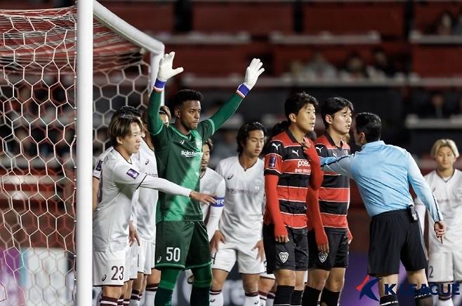 日 최고 팀 상대 K리그1 자존심 지켰다! 포항, ACLE 홈 고베전 3-1 승리···‘한찬희·김인성·정재희 연속골’ [MK현장]