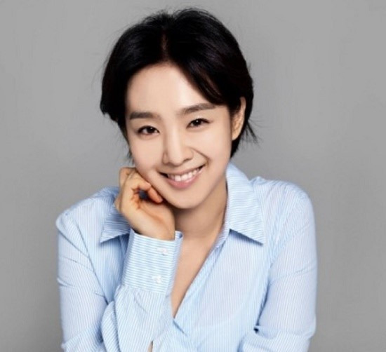 20살 차 아니면 도둑놈 아니라더니 19살 연하 여배우와 결혼한 방송인 스포엔 뉴세이