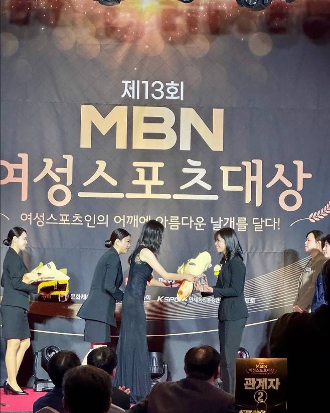 손연재 아들 낳고 과감해진 예쁜 엄마 인형이 따로 없는 시스루 원피스룩 스타와 패션