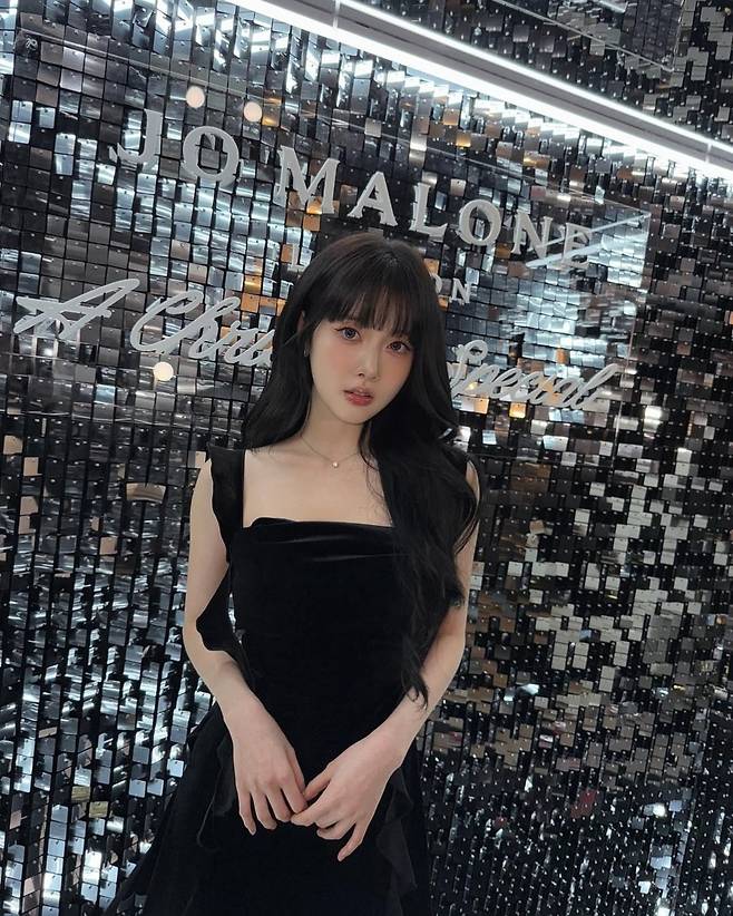 박남정 딸 시은 너무 짧아 아빠한테 혼나겠어 로맨틱한 백리스 벨벳 미니원피스룩 뷰티는 내운명