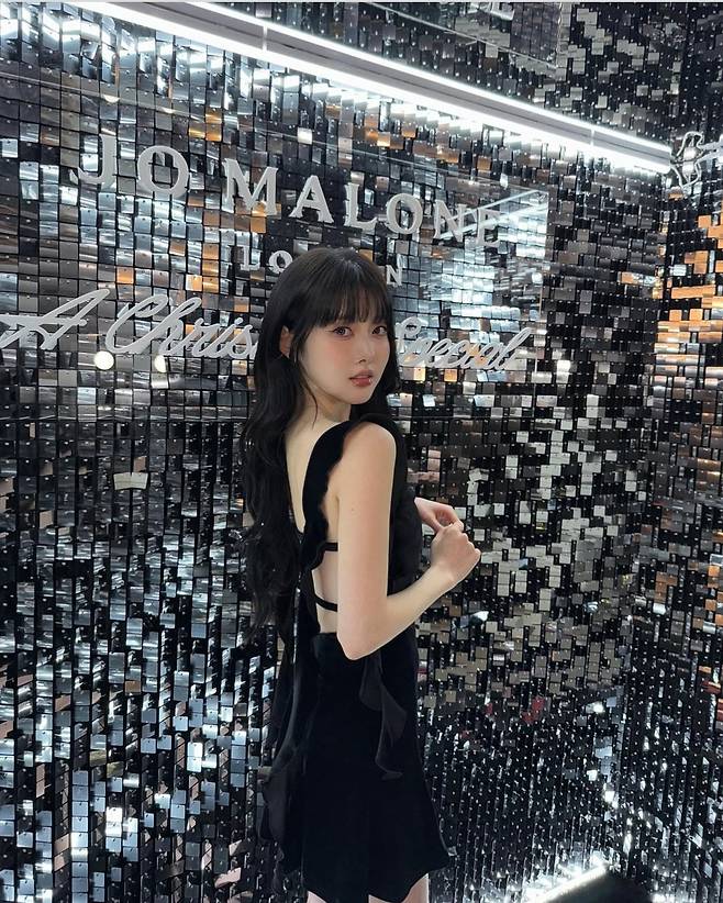 박남정 딸 시은 너무 짧아 아빠한테 혼나겠어 로맨틱한 백리스 벨벳 미니원피스룩 뷰티는 내운명