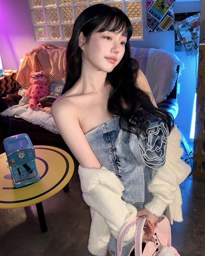 견미리 딸 이유비 미니스커트 입고 러블리한 미모 스타픽